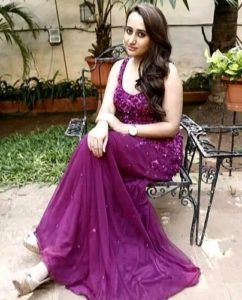 Natasha Dalal Wiki, Height, Age, Boyfriend, Husband, Family, Biography ...