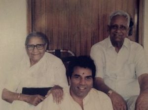 Dharmendra Wiki, Age, Death, Wife, Children, Family, Biography - WikiBio
