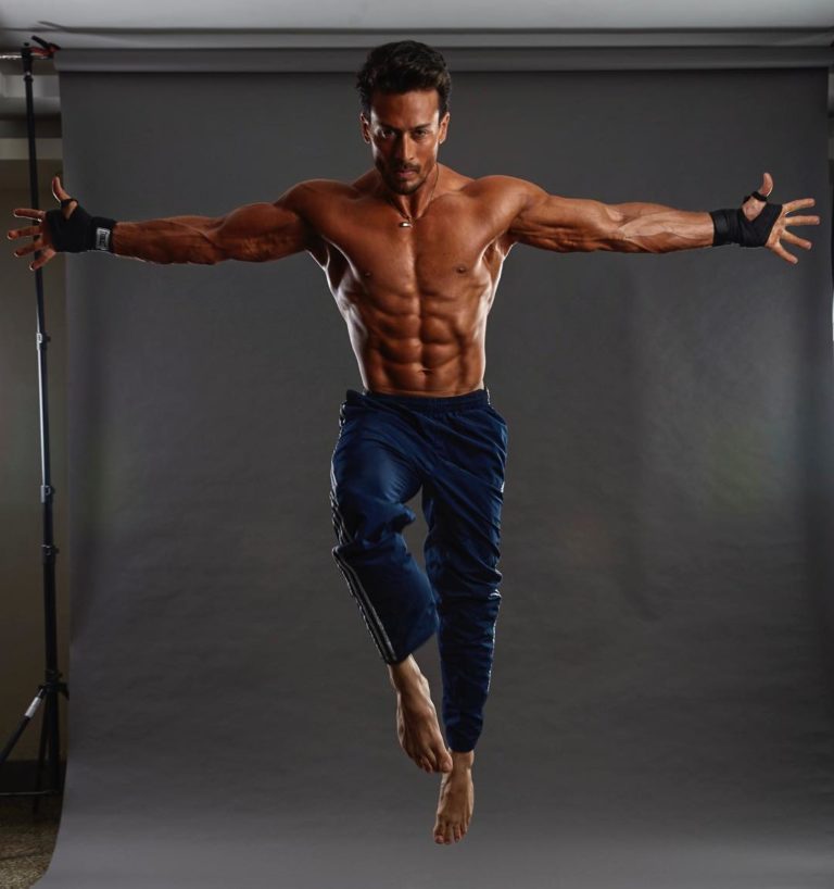 Tiger Shroff Wiki, Age, Height, Girlfriend, Family, Biography & more ...