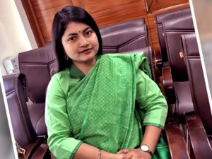 B. Chandrakala (IAS) Wiki, Age, Husband, Family, Caste, Biography ...