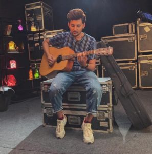 Darshan Raval Wiki, Height, Age, Wife, Family, Biography - WikiBio
