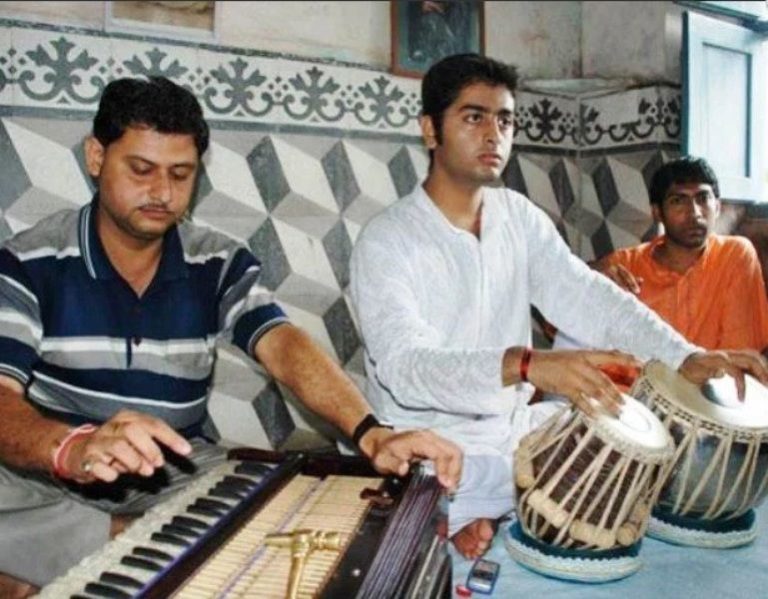 Arijit Singh Wiki, Age, Wife, Family, Biography - WikiBio