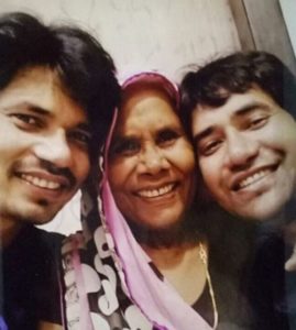 Dinesh Lal Yadav (Nirahua) Wiki, Age, Wife, Family, Biography - WikiBio