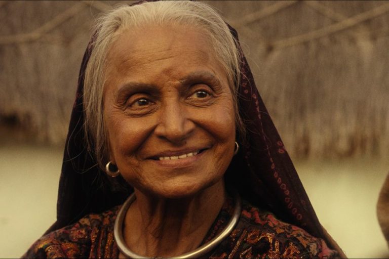 Waheeda Rehman Wiki, Age, Husband, Family, Biography & More - WikiBio