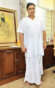 Acharya Balkrishna Wiki, Age, Wife, Family, Biography - WikiBio
