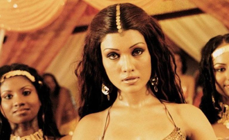 Koena Mitra Wiki, Age, Boyfriend, Husband, Family, Biography & More ...