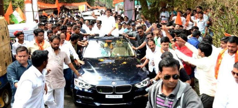 Aditya Thackeray Wiki, Age, Caste, Girlfriend, Wife, Family, Biography ...