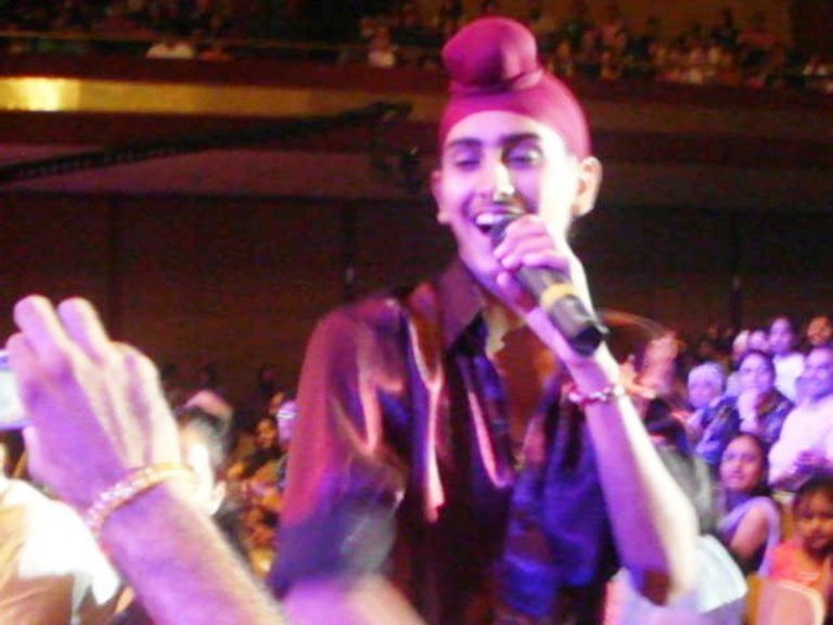 Rohanpreet Singh (Singer) Wiki, Age, Girlfriend, Family, Biography ...