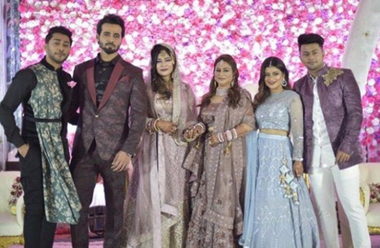 Awez Darbar Wiki, Age, Girlfriend, Wife, Family, Biography & More - WikiBio