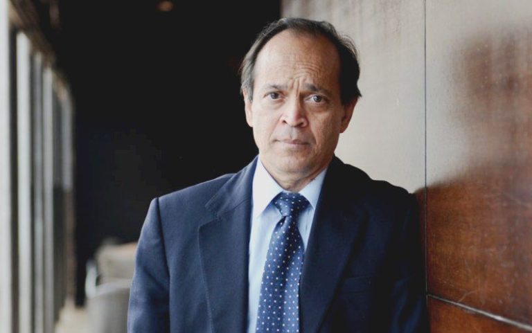 Vikram Seth Wiki, Age, Wife, Family, Children, Biography & More - WikiBio