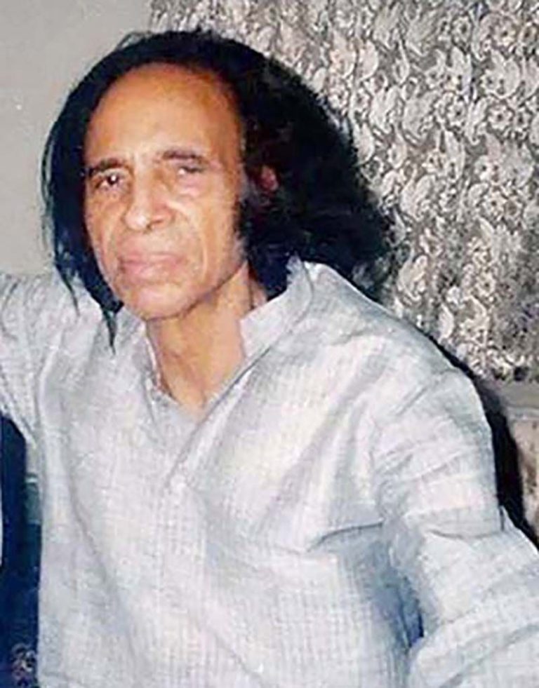 Jaun Elia Wiki, Age, Death, Wife, Family, Children, Biography & More ...