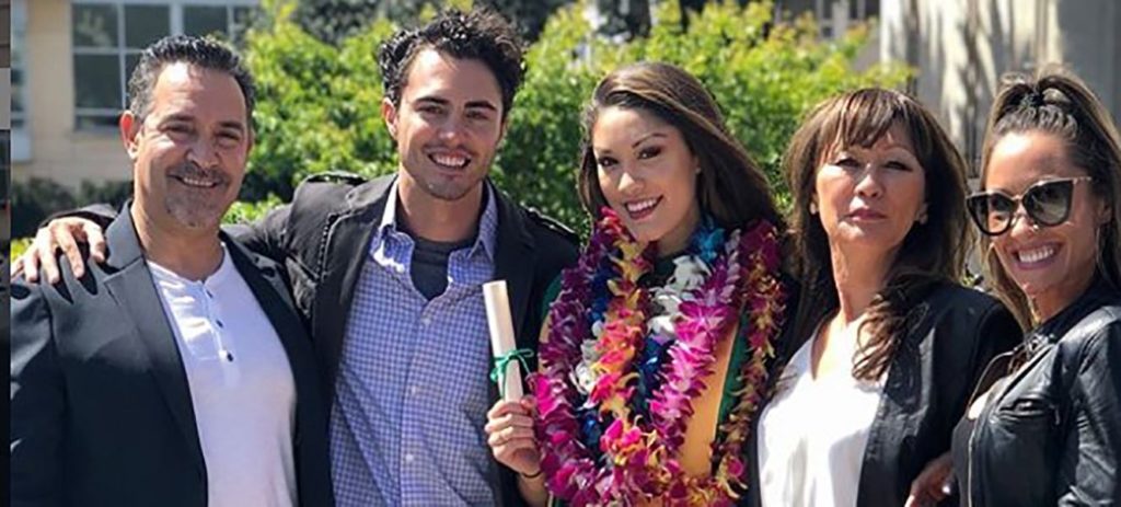 Darren Barnet Wiki, Age, Height, Girlfriend, Family, Bioraphy & More ...