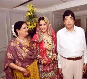 Chahatt Khanna Wiki, Age, Height, Husband, Family, Biography & More ...