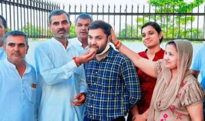 Pradeep Singh (IAS Topper) Wiki, Age, Caste, Family, Biography & More ...