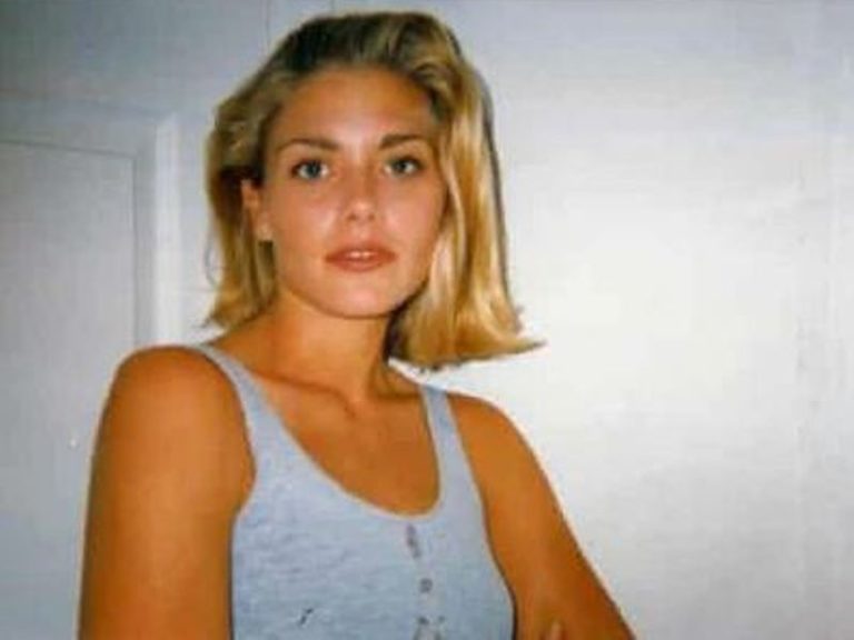 Amy Dorris Wiki, Age, Boyfriend, Husband, Children, Family, Biography ...