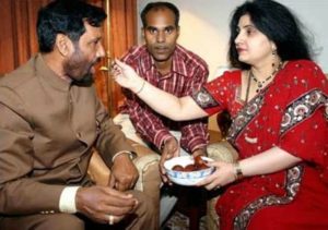 Reena Paswan (Ram Vilas Paswan's Second Wife) Wiki, Family, Biography ...