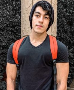 Saket Gokhale Wiki, Height, Age, Girlfriend, Family, Biography & More ...