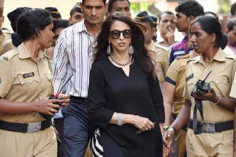 Shobhaa De Wiki, Age, Boyfriend, Husband, Children, Family, Biography ...