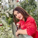 Yumna Zaidi Wiki, Height, Age, Boyfriend, Husband, Family, Biography ...