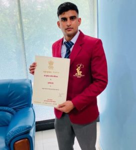 Manish Kaushik Wiki, Height, Weight, Age, Girlfriend, Family, Biography ...