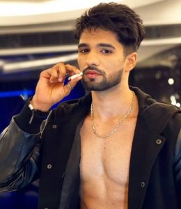 Zeeshan Khan (Bigg Boss OTT) Wiki, Height, Age, Girlfriend, Family ...