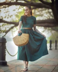 Karuna Ezara Parikh Wiki, Height, Age, Boyfriend, Husband, Family ...