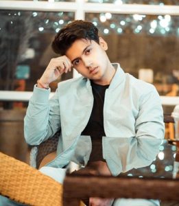 Mohak Narang Wiki, Height, Age, Boyfriend, Family, Biography & More ...