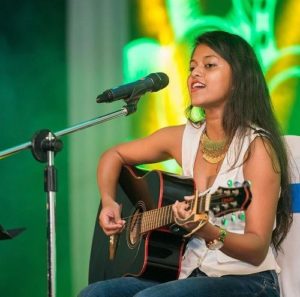 Yohani Wiki, Height, Age, Boyfriend, Family, Biography & More - WikiBio