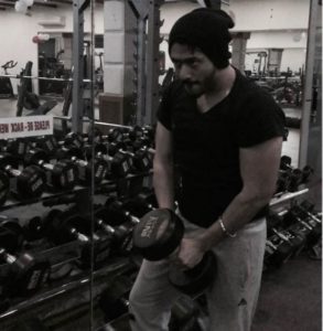 Pukhraj Bhalla (Actor) Wiki, Height, Age, Girlfriend, Wife, Family ...
