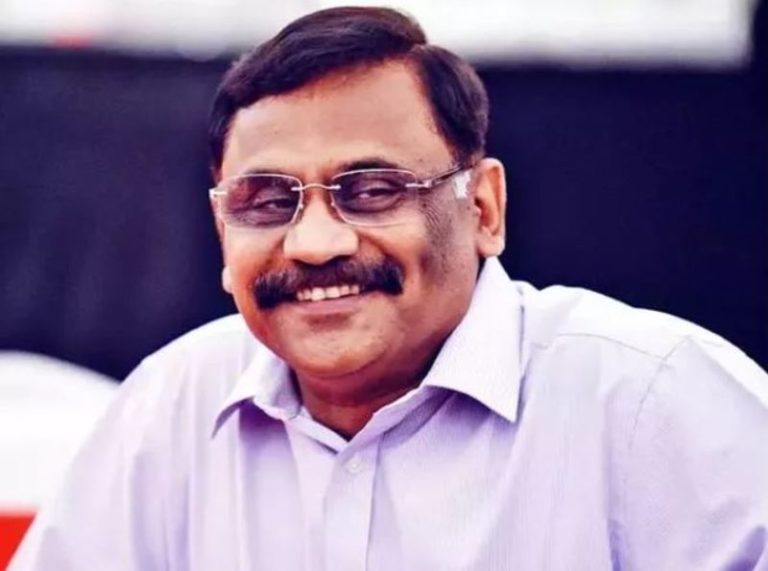 Sunil Valson Wiki, Height, Age, Wife, Children, Family, Biography ...