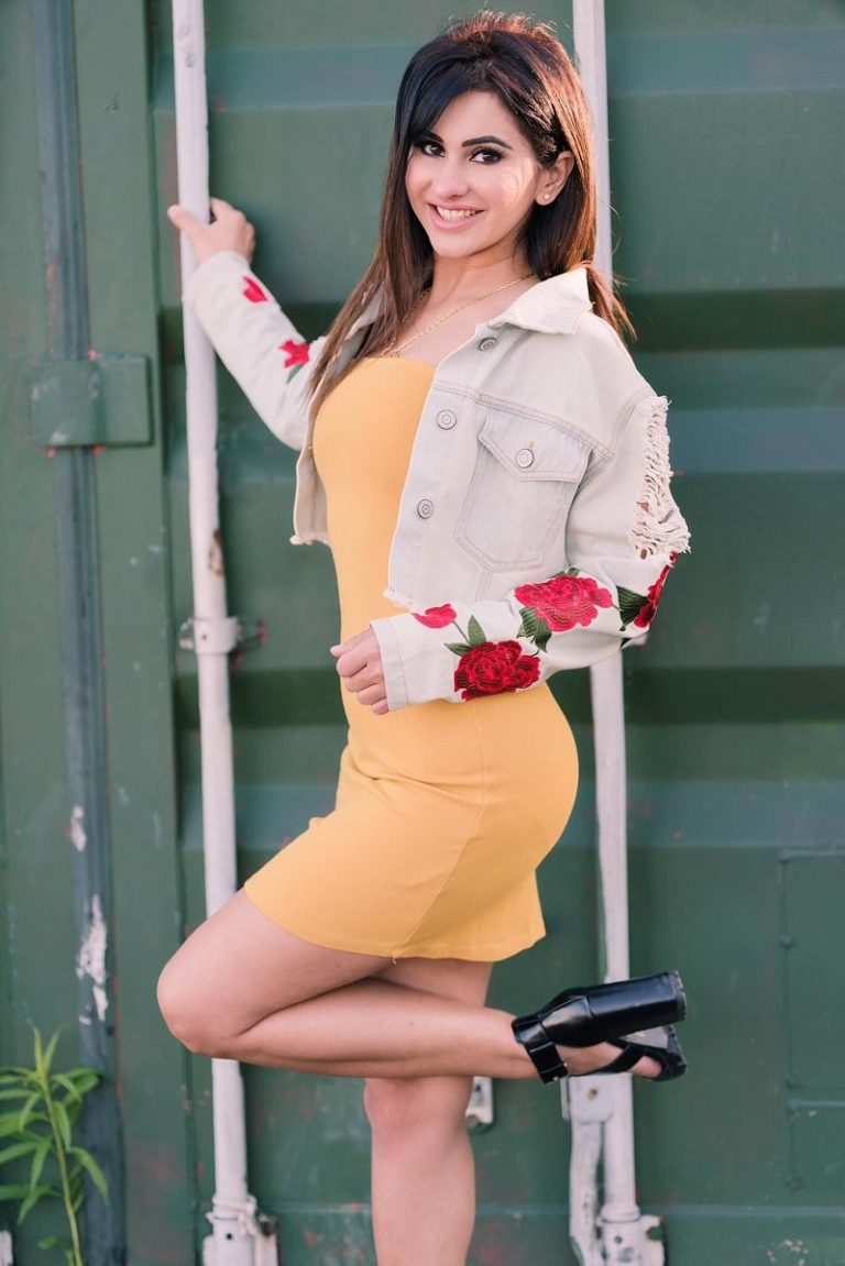 Meetii Kalher Wiki, Height, Age, Boyfriend, Family, Biography & More ...