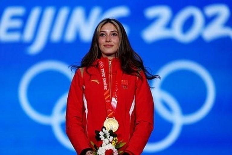 Eileen Gu Wiki, Height, Age, Boyfriend, Family, Biography & More - WikiBio