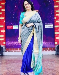 Mrinal Kulkarni Wiki, Height, Age, Husband, Children, Family, Biography ...