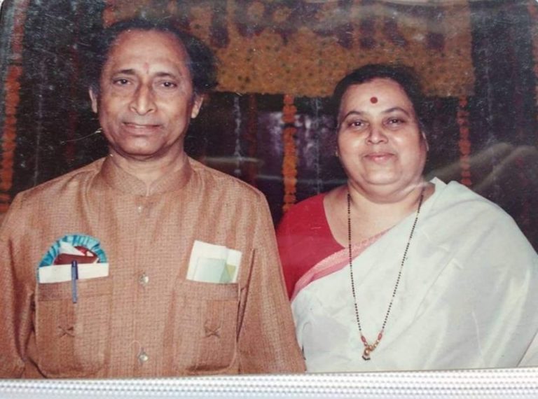 Kishori Godbole Wiki, Age, Boyfriend, Husband, Children, Family ...