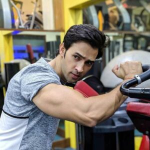 Karan Sharma Wiki, Age, Girlfriend, Wife, Family, Biography - WikiBio