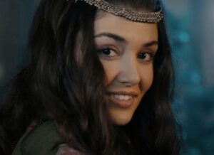 Hande Erçel Wiki, Height, Age, Boyfriend, Family, Biography & More ...