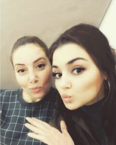 Hande Erçel Wiki, Height, Age, Boyfriend, Family, Biography & More ...