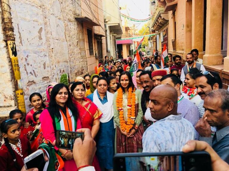 Sonia Gehlot (Ashok Gehlot's daughter) Wiki, Age, Husband, Family ...