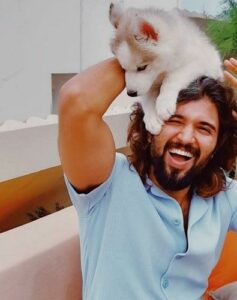 Vijay Deverakonda Wiki, Height, Age, Girlfriend, Family, Biography ...