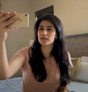 Sonia Rathee Wiki, Height, Age, Boyfriend, Family, Biography & More ...