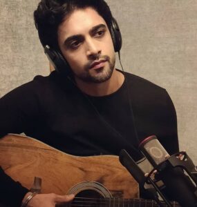 Aakash Ahuja Wiki, Height, Age, Girlfriend, Wife, Family, Biography ...