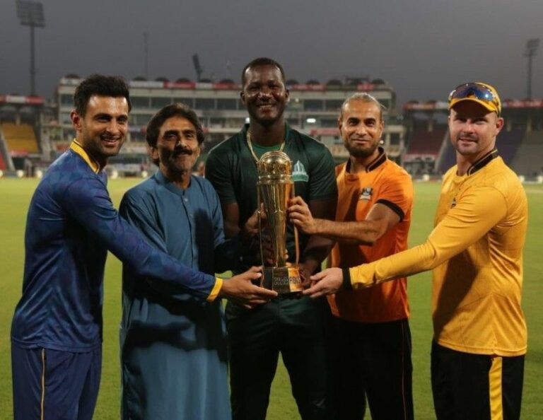 Javed Miandad Wiki, Height, Age, Wife, Children, Family, Biography ...