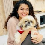 Palak Muchhal (Singer) Wiki, Height, Age, Husband, Family, Biography ...