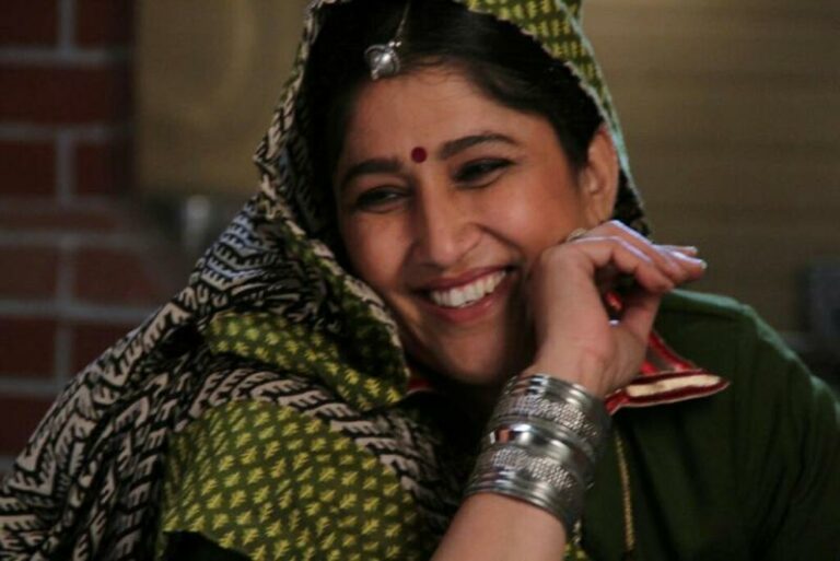 Geeta Agrawal Sharma Wiki, Age, Husband, Children, Family, Biography ...