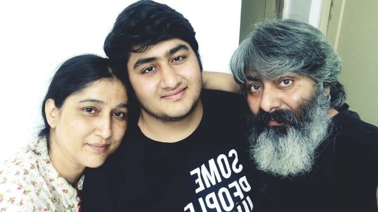 Geeta Agrawal Sharma Wiki, Age, Husband, Children, Family, Biography ...