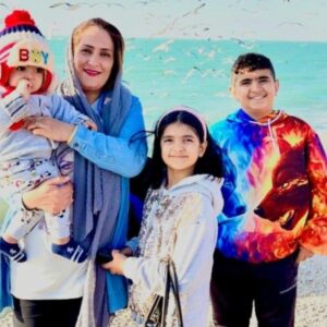 Hadi Choopan Wiki, Height, Weight, Age, Wife, Family, Biography & More ...