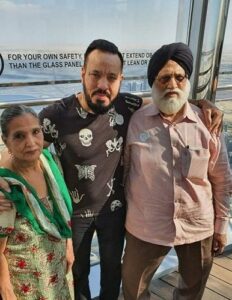 Shera Wiki, Height, Age, Wife, Family, Biography - WikiBio