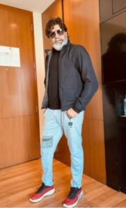 Suvinder Vicky Wiki, Age, Family, Biography & More - WikiBio