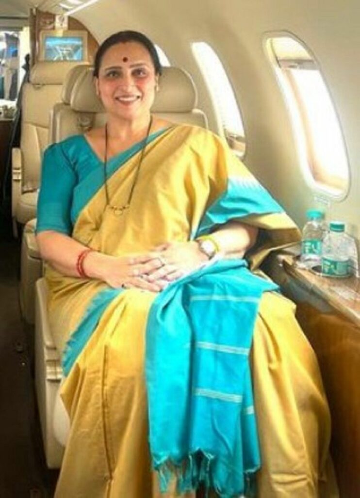 Chitra Wagh Wiki, Age, Caste, Family, Biography & More - WikiBio