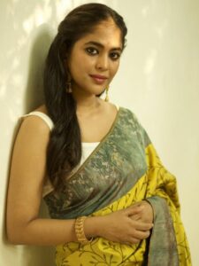 Srinda Wiki, Age, Husband, Children, Family, Biography & More - WikiBio